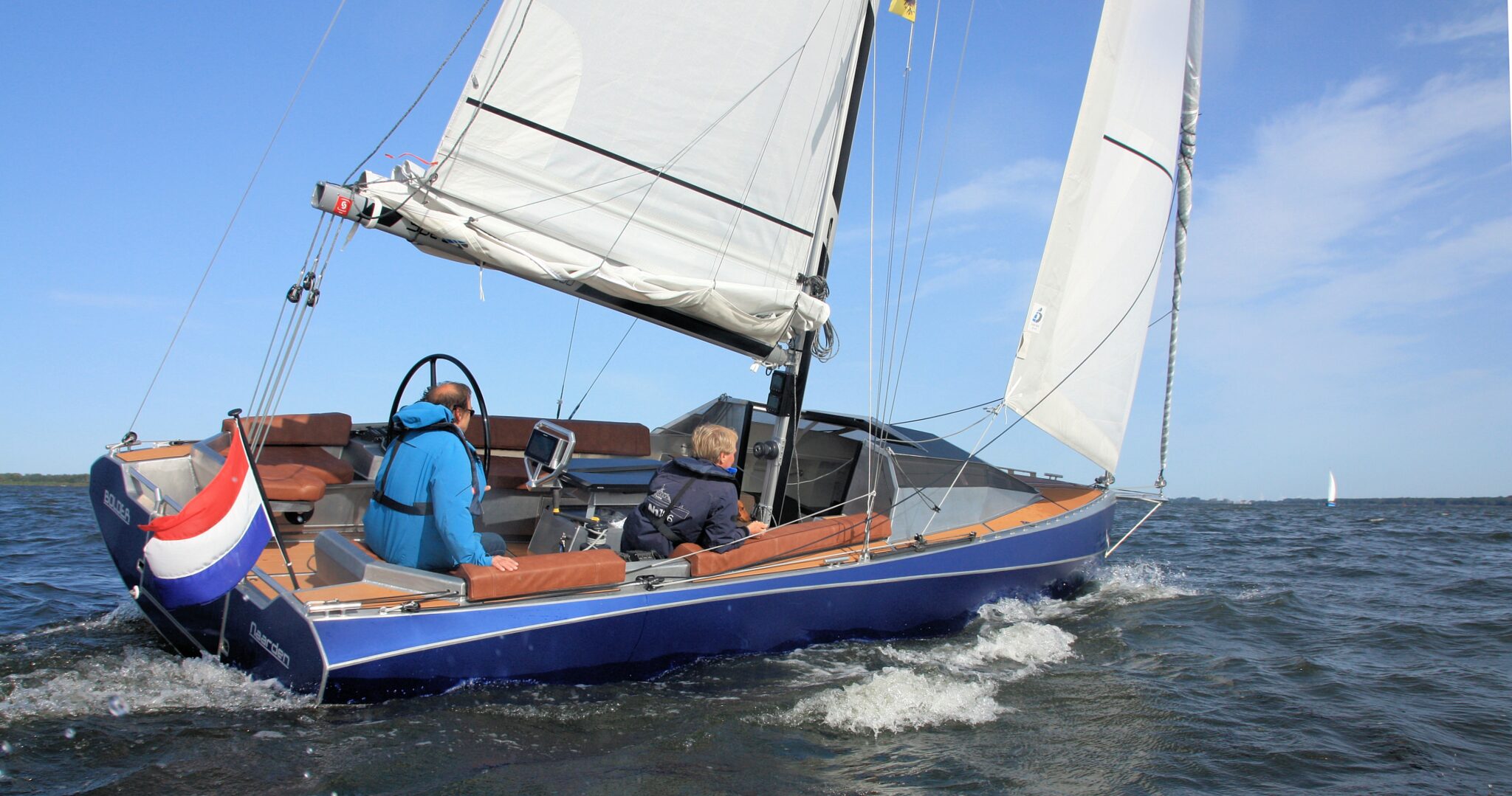 Day Sailing re-defined. - Speedlounger